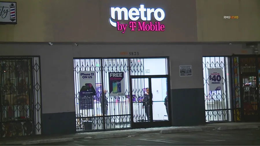 Stores looted during street takeovers in Compton, South LA | 2 Urban ...